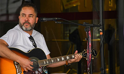 Músico Bruno Mark foi atração do Intervalo Cultural nesta sexta-feira ...
