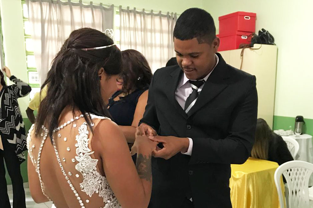 Cejusc de Valadares realiza casamento comunitário | Portal TJMG