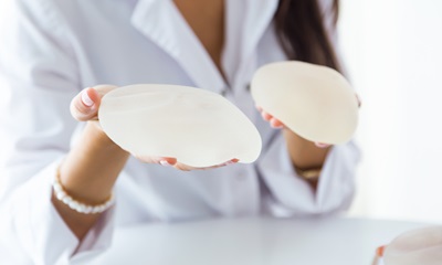 Paciente será indenizada por defeito em prótese mamária | Portal TJMG